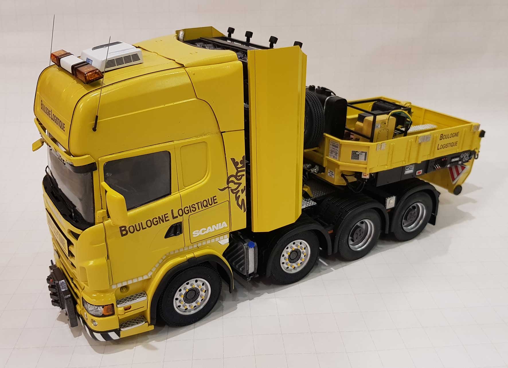 Scania 8×4 Heavy Haul – Scale Model Trucks