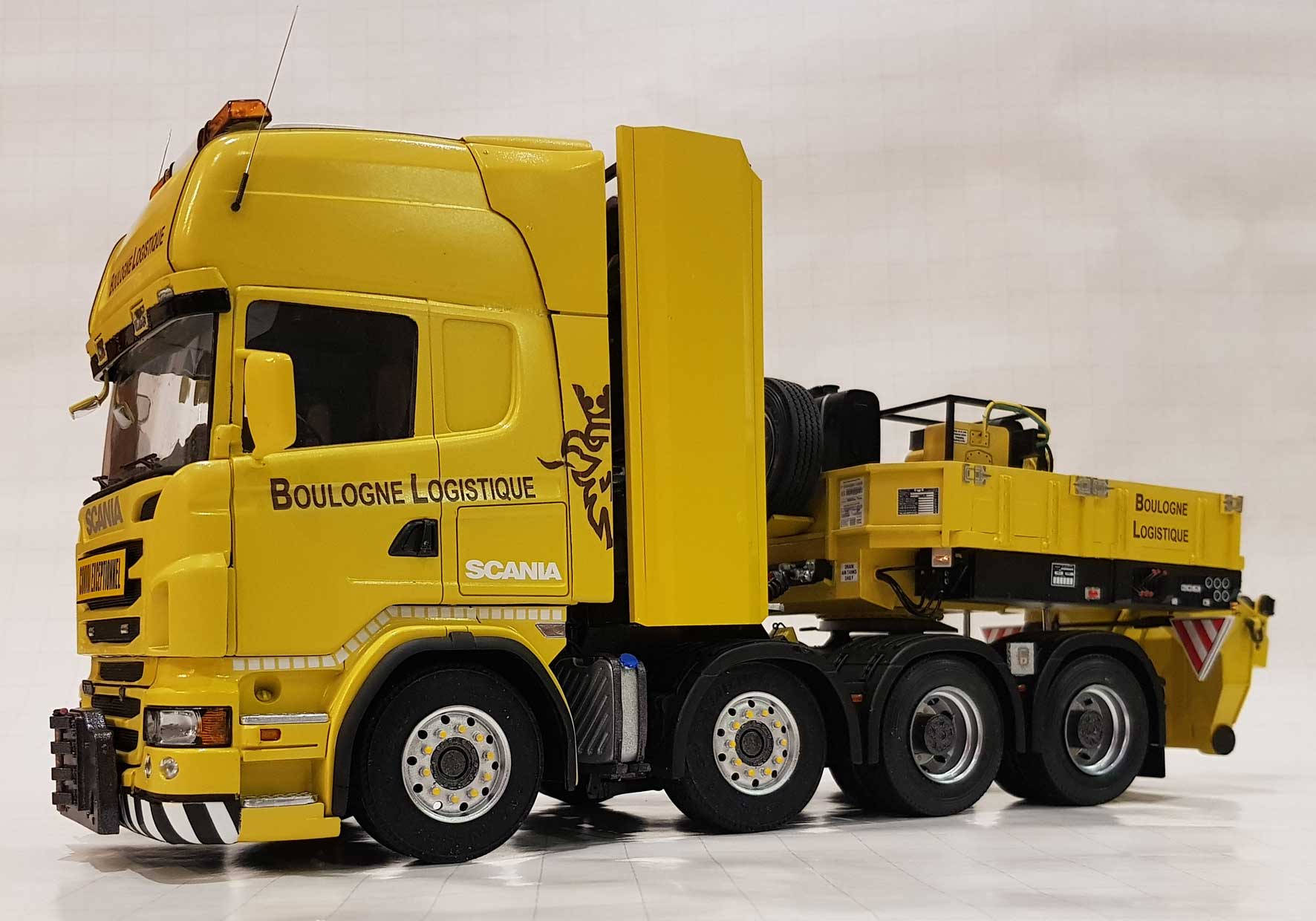 Scania 8×4 Heavy Haul – Scale Model Trucks